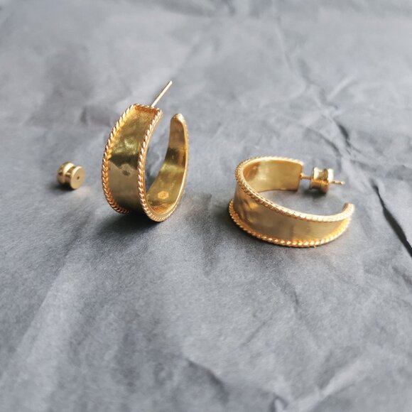Julie Vos | Jewelry | Julie Vos Savoy Gold Small Hoop Earrings Fashion ...